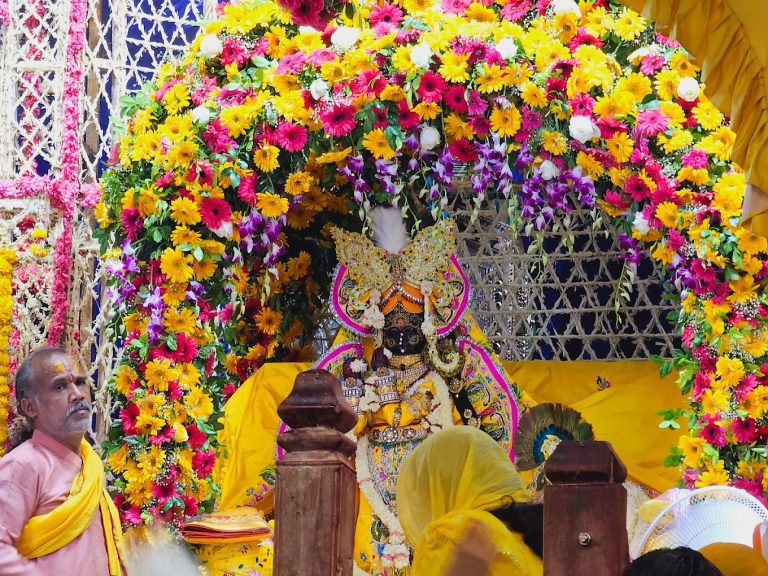 Nidhivan Timings, History, Aarti Timing, Entry Fee & Location