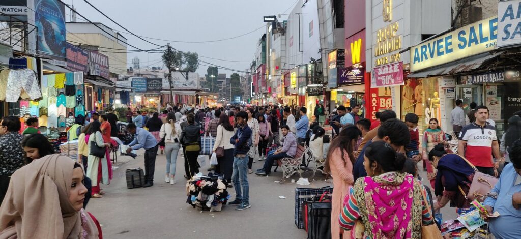 Lajpat Nagar Central Market Delhi: Timings, Weekly Off, Shopping & Food ...
