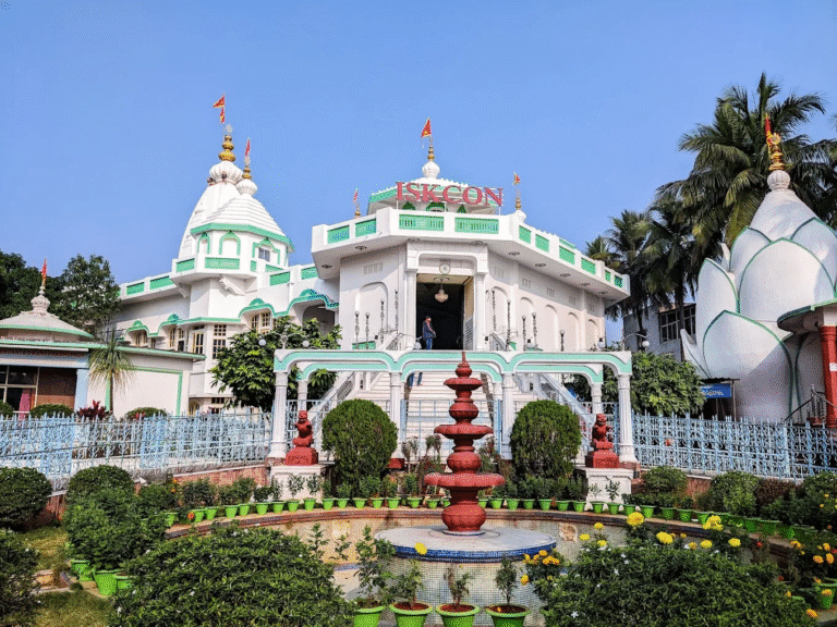 Maa Vaishno Devi Dham Vrindavan Timings, Entry Fee, History & Best Time ...